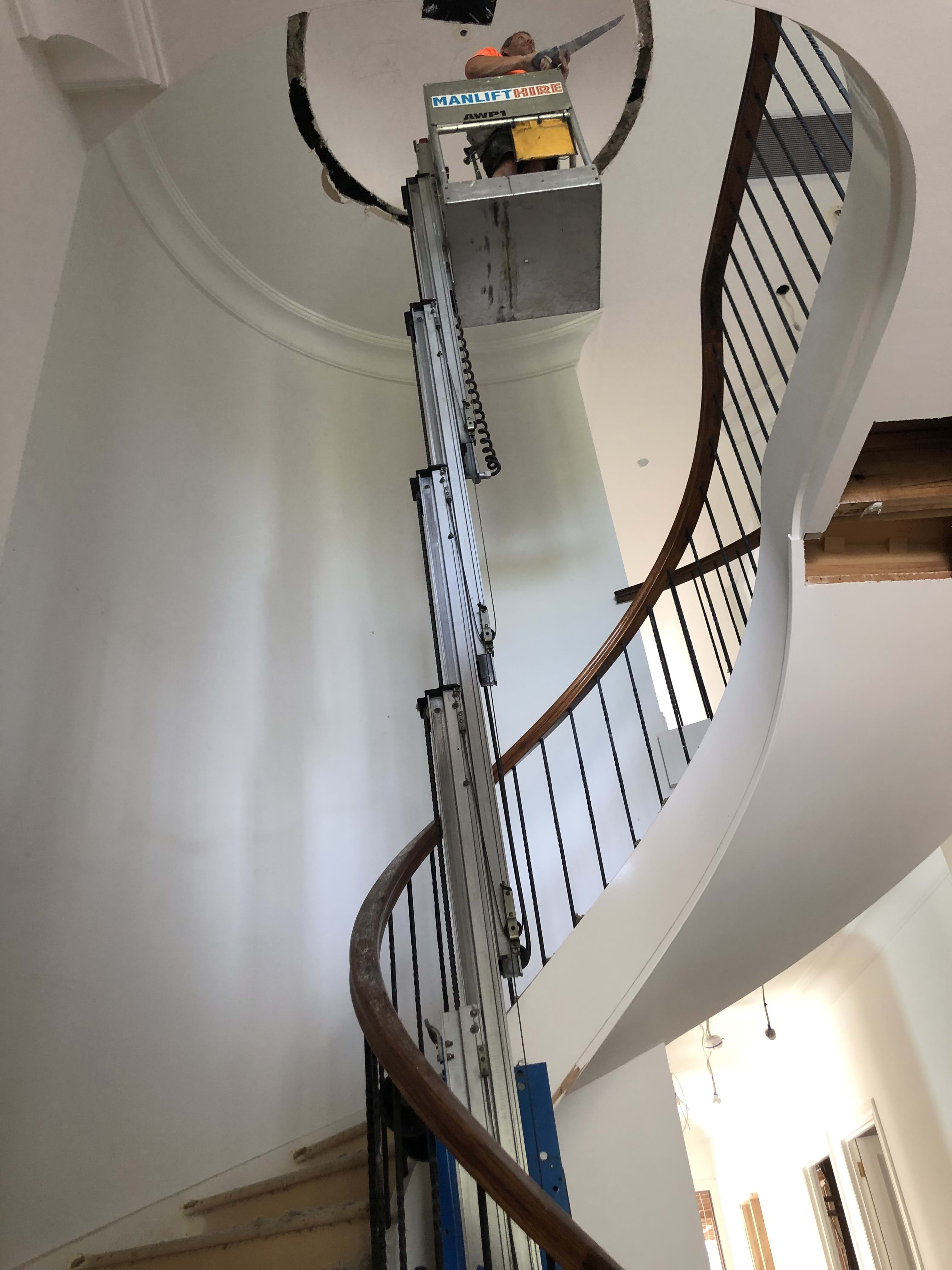 Vertical Lift | Manlift Hire | Push Around Vertical Lift